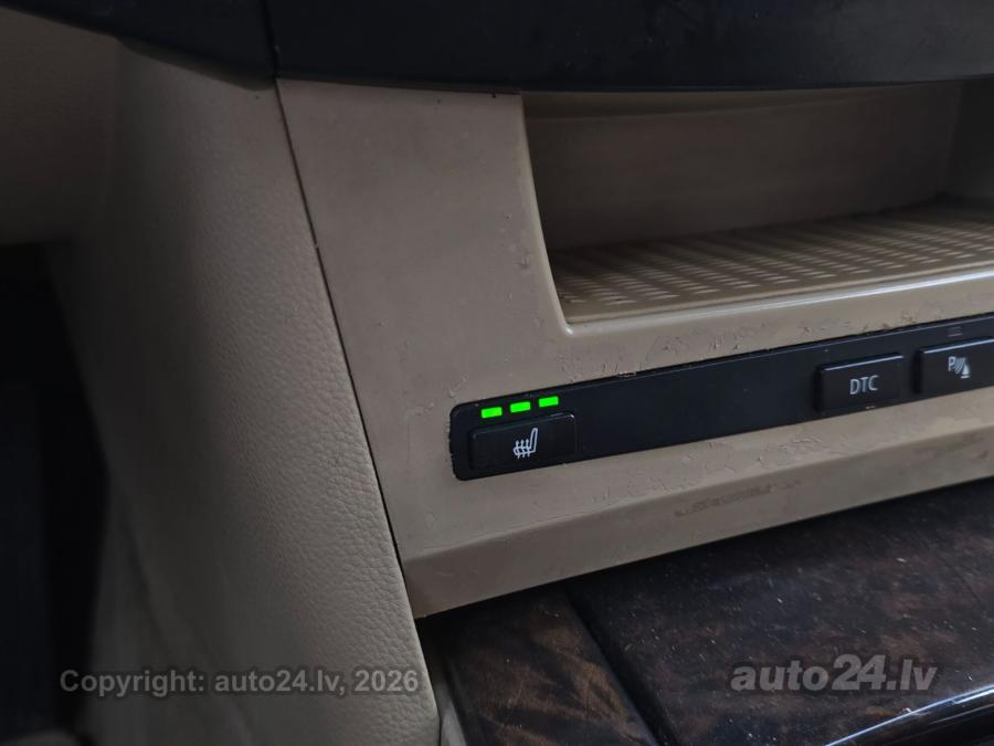 Zils BMW 5 Series 2004 Tallina, ar dzinēja tilpumu 3.00 L un nobraukumu 440 tūkst. km par 3990 €, foto 22 vietnē AUTOMOTO.COM.LV