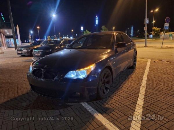 Zils BMW 5 Series 2004 Tallina, ar dzinēja tilpumu 2.50 L un nobraukumu 400 tūkst. km par 2999 €, foto 1 vietnē AUTOMOTO.COM.LV