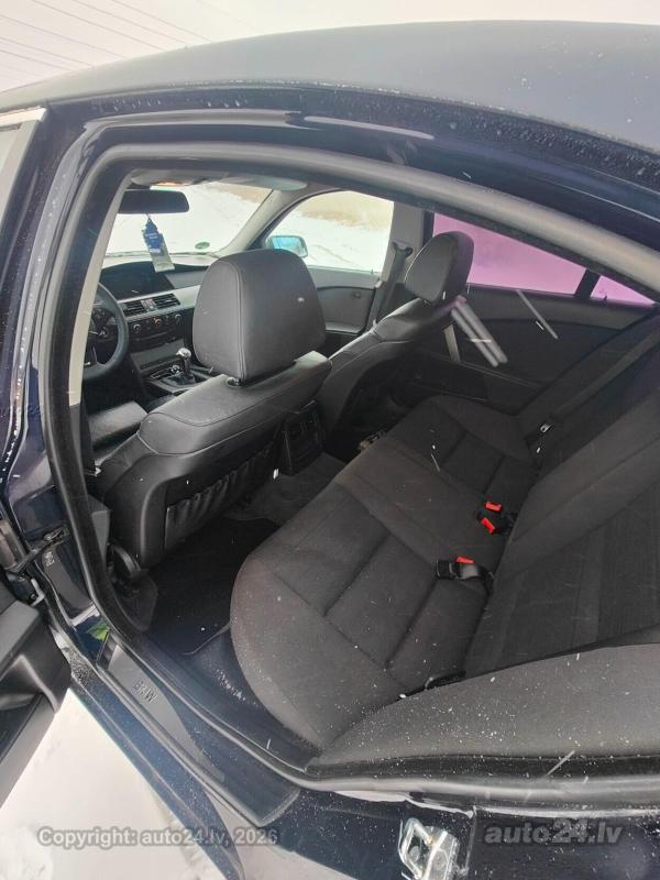 Zils BMW 5 Series 2005 Tallina, ar dzinēja tilpumu 3.00 L un nobraukumu 354 tūkst. km par 2800 €, foto 11 vietnē AUTOMOTO.COM.LV