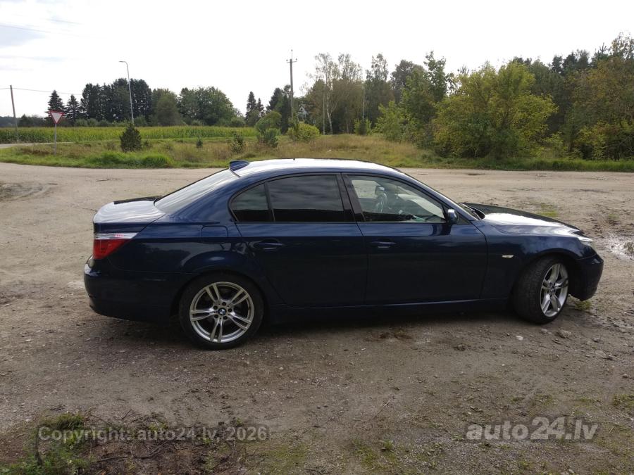 Zils BMW 5 Series 2007 Kuresāre, ar dzinēja tilpumu 3.00 L un nobraukumu 303 tūkst. km par 6900 €, foto 5 vietnē AUTOMOTO.COM.LV