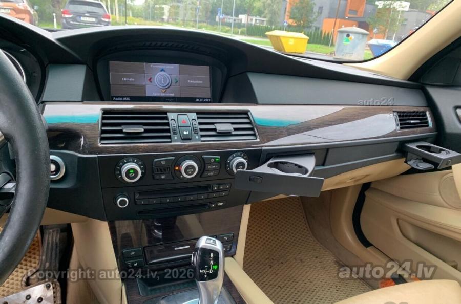 Zils BMW 5 Series 2007 Kuresāre, ar dzinēja tilpumu 3.00 L un nobraukumu 303 tūkst. km par 6900 €, foto 19 vietnē AUTOMOTO.COM.LV