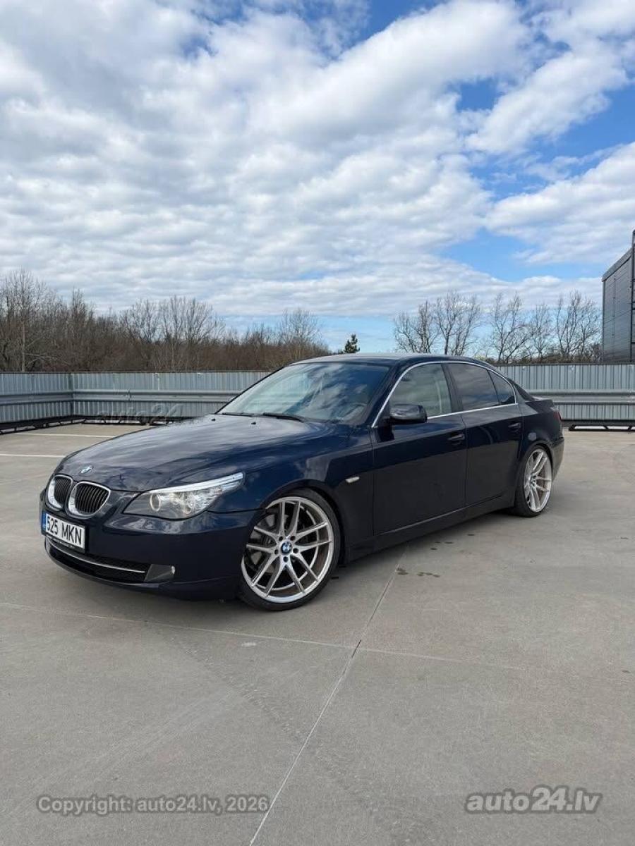 Zils BMW 5 Series 2007 Tallina, ar dzinēja tilpumu 3.00 L un nobraukumu 285 tūkst. km par 5700 €, foto 1 vietnē AUTOMOTO.COM.LV