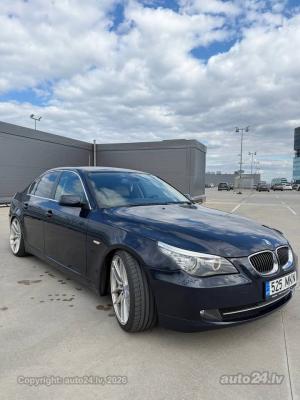 Zils BMW 5 Series 2007 Tallina, ar dzinēja tilpumu 3.00 L un nobraukumu 285 tūkst. km par 5700 €, foto 4 vietnē AUTOMOTO.COM.LV