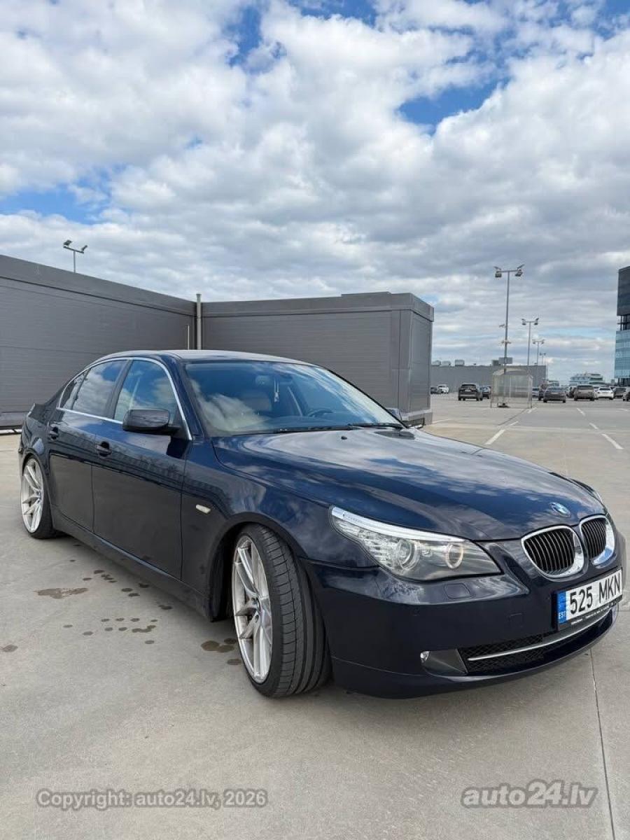 Zils BMW 5 Series 2007 Tallina, ar dzinēja tilpumu 3.00 L un nobraukumu 285 tūkst. km par 5700 €, foto 4 vietnē AUTOMOTO.COM.LV