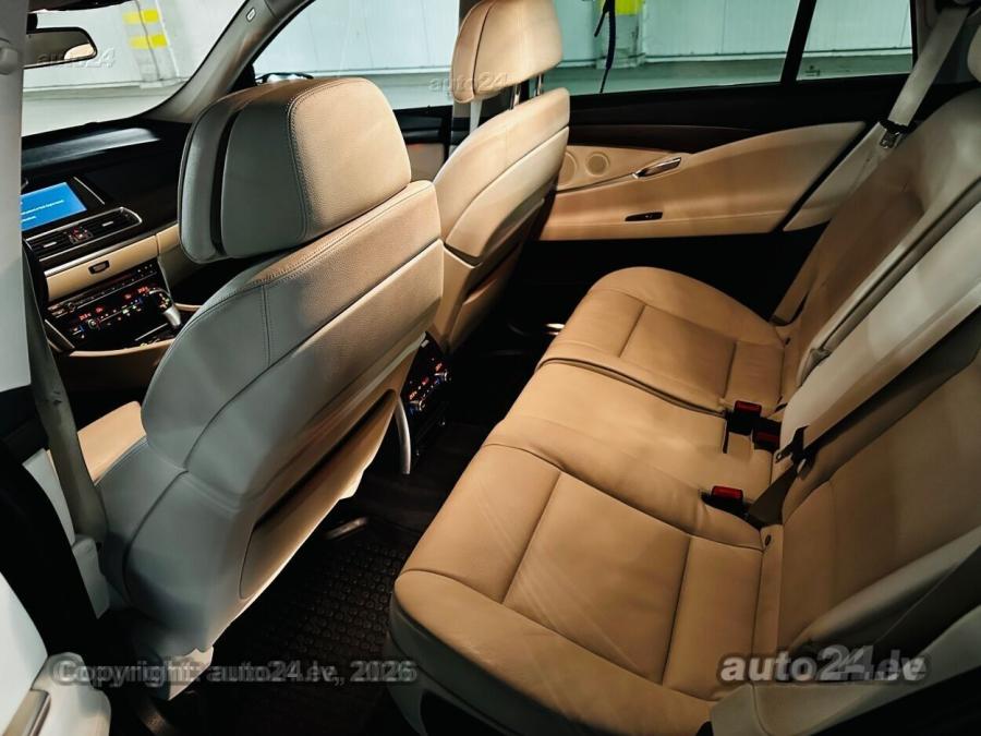 Zils BMW 5 Series 2011 Tallina, ar dzinēja tilpumu 3.00 L un nobraukumu 500 tūkst. km par 4500 €, foto 4 vietnē AUTOMOTO.COM.LV