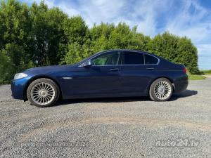Zils BMW 5 Series 2011 Tallina, ar dzinēja tilpumu 3.00 L un nobraukumu 309 tūkst. km par 11000 €, foto 4 vietnē AUTOMOTO.COM.LV