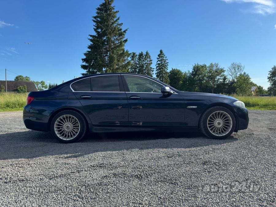 Zils BMW 5 Series 2011 Tallina, ar dzinēja tilpumu 3.00 L un nobraukumu 309 tūkst. km par 11000 €, foto 8 vietnē AUTOMOTO.COM.LV