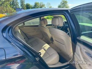 Zils BMW 5 Series 2011 Tallina, ar dzinēja tilpumu 3.00 L un nobraukumu 309 tūkst. km par 11000 €, foto 12 vietnē AUTOMOTO.COM.LV