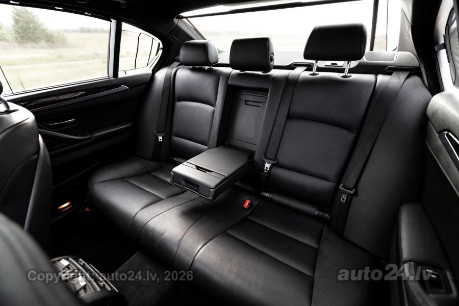 Blue BMW 5 Series 2015 in Tartu, with an engine capacity of 3.00 L and mileage of 234 thousand km for 14999 €, photo 17 on AUTOMOTO.COM.LV