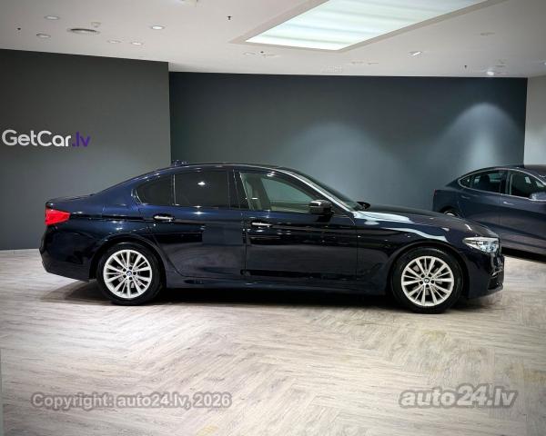 Blue BMW 5 Series 2017 in Riga, with an engine capacity of 2.00 L and mileage of 127 thousand km for 20000 €, photo 4 on AUTOMOTO.COM.LV