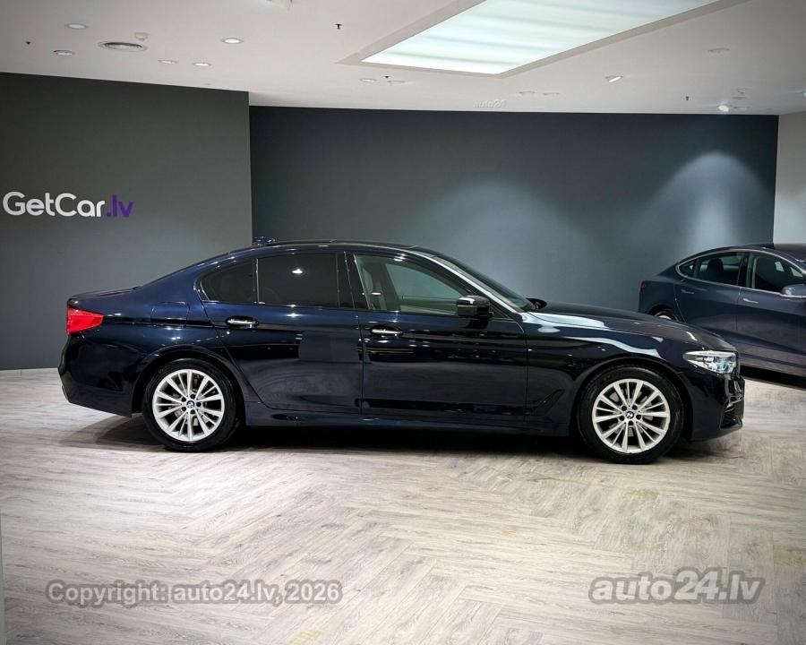Blue BMW 5 Series 2017 in Riga, with an engine capacity of 2.00 L and mileage of 127 thousand km for 20000 €, photo 5 on AUTOMOTO.COM.LV