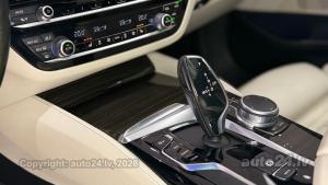 Blue BMW 5 Series 2017 in Riga, with an engine capacity of 2.00 L and mileage of 127 thousand km for 20000 €, photo 9 on AUTOMOTO.COM.LV