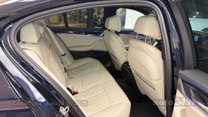 Blue BMW 5 Series 2017 in Riga, with an engine capacity of 2.00 L and mileage of 127 thousand km for 20000 €, photo 11 on AUTOMOTO.COM.LV