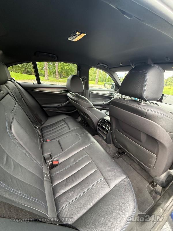 Zils BMW 5 Series 2017 Tallina, ar dzinēja tilpumu 3.00 L un nobraukumu 133 tūkst. km par 30500 €, foto 10 vietnē AUTOMOTO.COM.LV