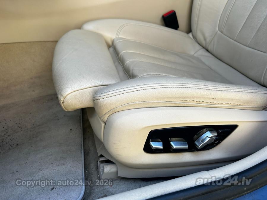 Blue BMW 5 Series 2017 in Tallinn, with an engine capacity of 2.00 L and mileage of 178 thousand km for 21900 €, photo 19 on AUTOMOTO.COM.LV