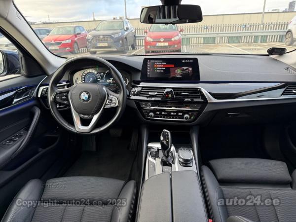 Zils BMW 5 Series 2018 Tallina, ar dzinēja tilpumu 2.00 L un nobraukumu 173 tūkst. km par 18990 €, foto 11 vietnē AUTOMOTO.COM.LV