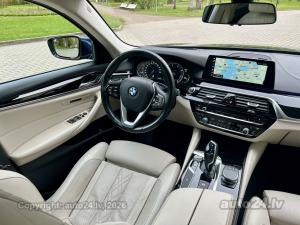 Zils BMW 5 Series 2018 Tallina, ar dzinēja tilpumu 3.00 L un nobraukumu 124 tūkst. km par 27400 €, foto 10 vietnē AUTOMOTO.COM.LV