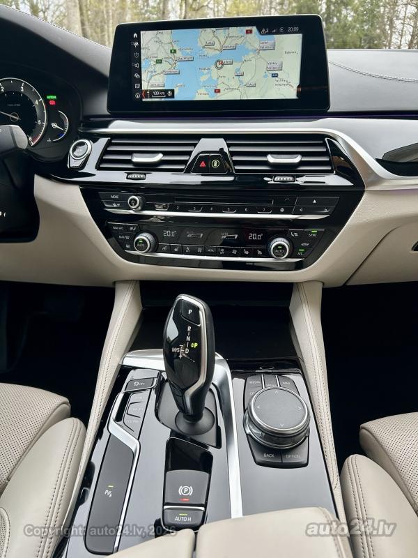 Zils BMW 5 Series 2018 Tallina, ar dzinēja tilpumu 3.00 L un nobraukumu 124 tūkst. km par 27400 €, foto 10 vietnē AUTOMOTO.COM.LV