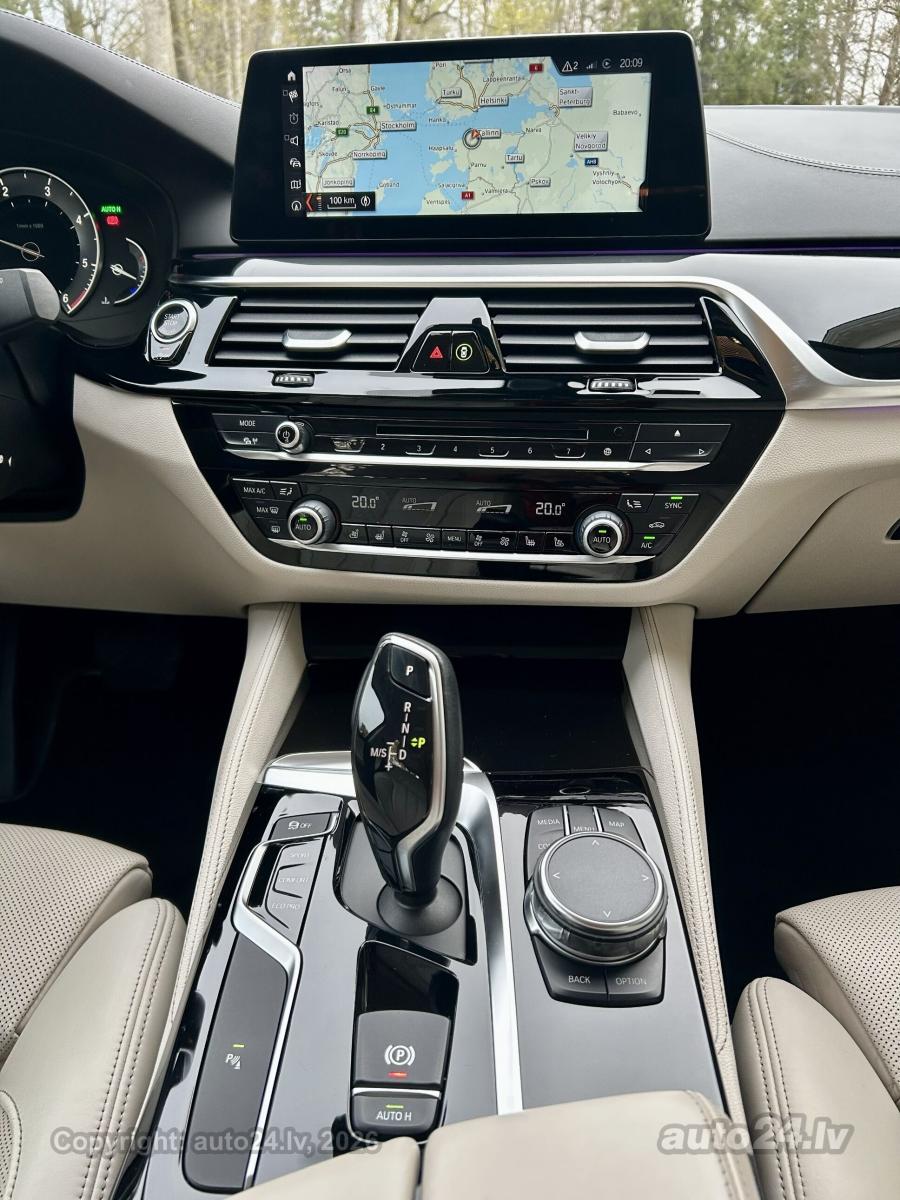 Zils BMW 5 Series 2018 Tallina, ar dzinēja tilpumu 3.00 L un nobraukumu 124 tūkst. km par 27400 €, foto 11 vietnē AUTOMOTO.COM.LV