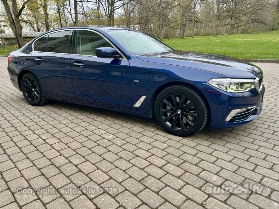 Zils BMW 5 Series 2018 Tallina, ar dzinēja tilpumu 3.00 L un nobraukumu 124 tūkst. km par 27400 €, foto 14 vietnē AUTOMOTO.COM.LV