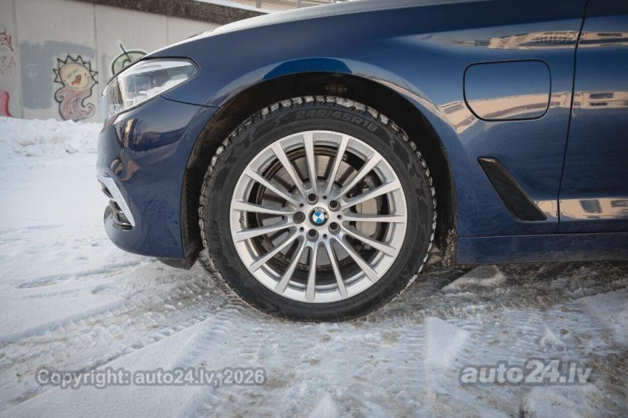 Blue BMW 5 Series 2019 in Tallinn, with an engine capacity of 2.00 L and mileage of 101 thousand km for 30600 €, photo 18 on AUTOMOTO.COM.LV