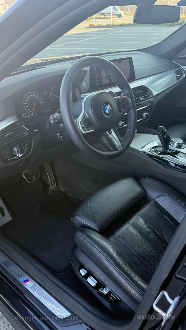 Blue BMW 5 Series 2019 in Tallinn, with an engine capacity of 2.00 L and mileage of 120 thousand km for 29900 €, photo 9 on AUTOMOTO.COM.LV