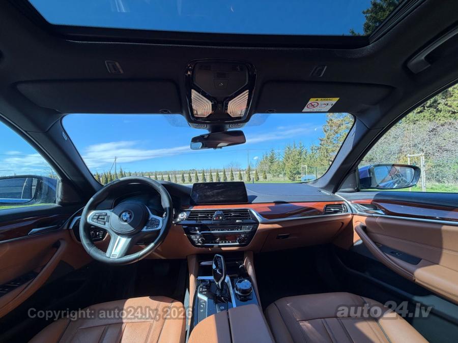 Blue BMW 5 Series 2019 in Tallinn, with an engine capacity of 2.00 L and mileage of 121 thousand km for 29000 €, photo 8 on AUTOMOTO.COM.LV