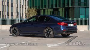 Blue BMW 5 Series 2020 in Tallinn, with an engine capacity of 3.00 L and mileage of 189 thousand km for 32999 €, photo 5 on AUTOMOTO.COM.LV