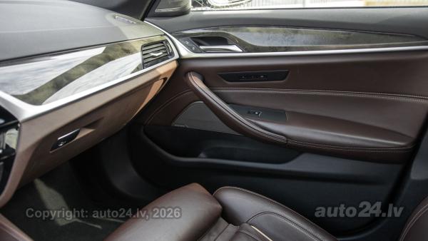 Zils BMW 5 Series 2020 Tallina, ar dzinēja tilpumu 3.00 L un nobraukumu 189 tūkst. km par 32999 €, foto 8 vietnē AUTOMOTO.COM.LV