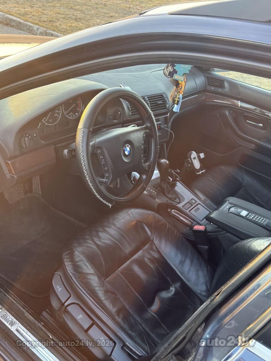 Blue BMW 5 Series 2002 in Tallinn, with an engine capacity of 2.90 L and mileage of 408 thousand km for 2600 €, photo 5 on AUTOMOTO.COM.LV