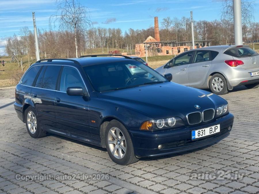 Zils BMW 5 Series 2002 Tallina, ar dzinēja tilpumu 2.50 L un nobraukumu 370 tūkst. km par 1500 €, foto 5 vietnē AUTOMOTO.COM.LV