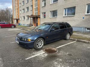 Zils BMW 5 Series 2002 Tallina, ar dzinēja tilpumu 2.50 L un nobraukumu 370 tūkst. km par 1500 €, foto 15 vietnē AUTOMOTO.COM.LV