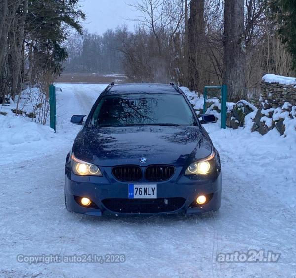 Zils BMW 5 Series 2004 Hāpsalu, ar dzinēja tilpumu 2.50 L un nobraukumu 322 tūkst. km par 4650 €, foto 1 vietnē AUTOMOTO.COM.LV