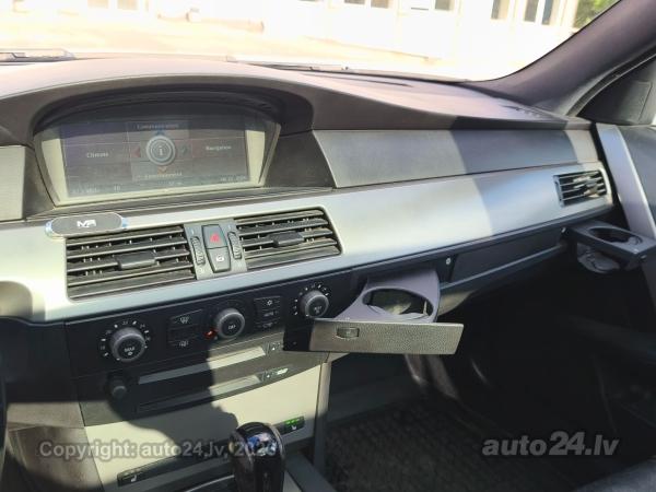 Zils BMW 5 Series 2005 Tartu, ar dzinēja tilpumu 3.00 L un nobraukumu 298 tūkst. km par 3500 €, foto 10 vietnē AUTOMOTO.COM.LV
