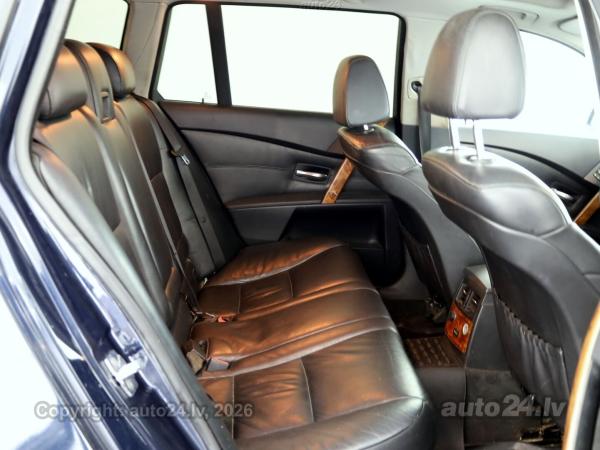 Zils BMW 5 Series 2007 Tallina, ar dzinēja tilpumu 2.50 L un nobraukumu 507 tūkst. km par 1599 €, foto 7 vietnē AUTOMOTO.COM.LV