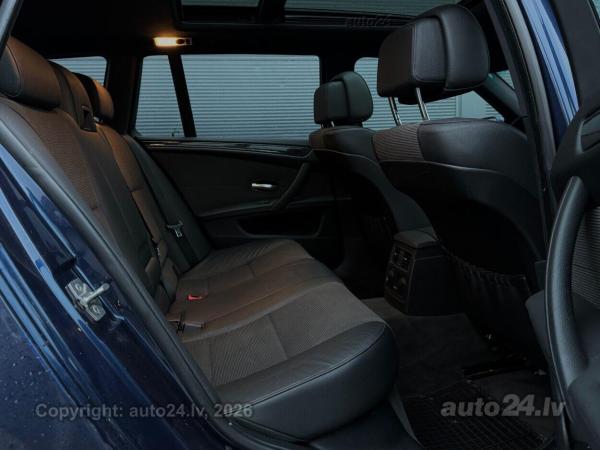 Zils BMW 5 Series 2009 Tallina, ar dzinēja tilpumu 3.00 L un nobraukumu 361 tūkst. km par 4990 €, foto 11 vietnē AUTOMOTO.COM.LV