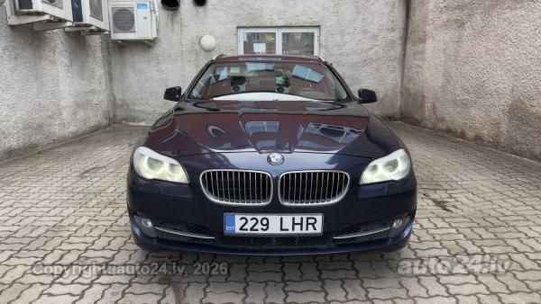 Zils BMW 5 Series 2011 Tallina, ar dzinēja tilpumu 3.00 L un nobraukumu 378 tūkst. km par 6700 €, foto 1 vietnē AUTOMOTO.COM.LV