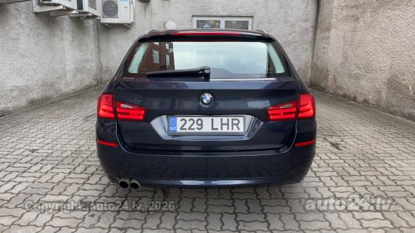 Zils BMW 5 Series 2011 Tallina, ar dzinēja tilpumu 3.00 L un nobraukumu 378 tūkst. km par 6700 €, foto 5 vietnē AUTOMOTO.COM.LV