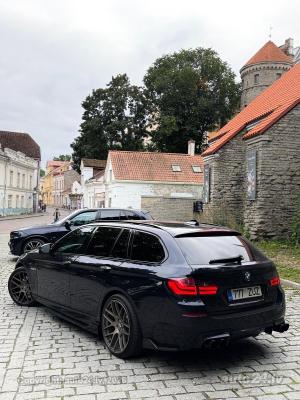 Blue BMW 5 Series 2011 in Tallinn, with an engine capacity of 3.00 L and mileage of 0 thousand km for 11490 €, photo 3 on AUTOMOTO.COM.LV