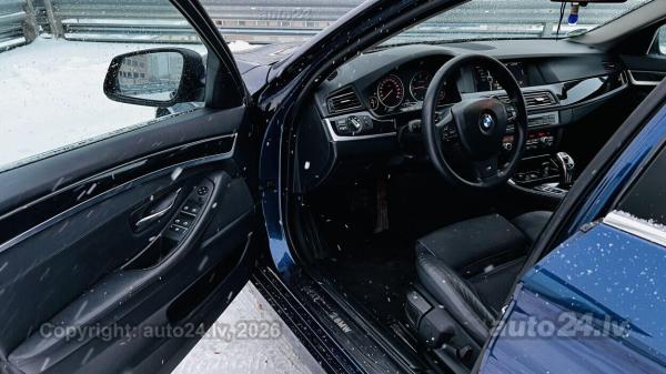 Zils BMW 5 Series 2012 Tallina, ar dzinēja tilpumu 2.00 L un nobraukumu 252 tūkst. km par 9999 €, foto 11 vietnē AUTOMOTO.COM.LV