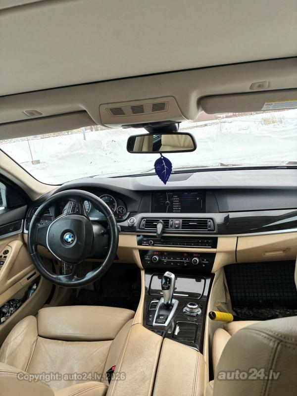 Zils BMW 5 Series 2012 Tallina, ar dzinēja tilpumu 2.00 L un nobraukumu 359 tūkst. km par 9500 €, foto 5 vietnē AUTOMOTO.COM.LV