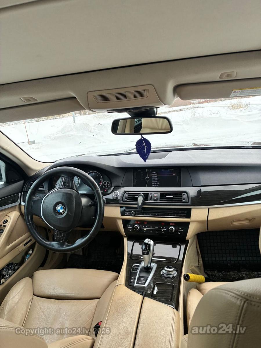 Zils BMW 5 Series 2012 Tallina, ar dzinēja tilpumu 2.00 L un nobraukumu 359 tūkst. km par 9500 €, foto 5 vietnē AUTOMOTO.COM.LV