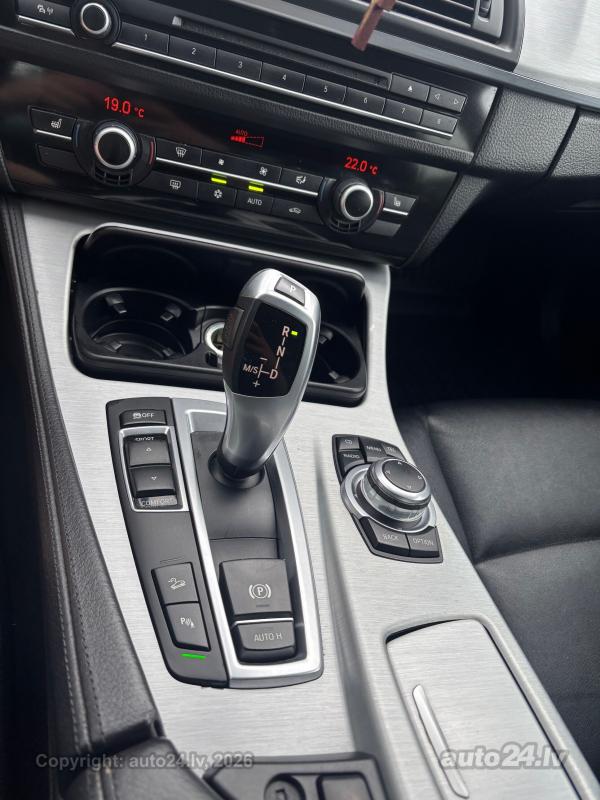 Blue BMW 5 Series 2012 in Tallinn, with an engine capacity of 2.00 L and mileage of 323 thousand km for 10000 €, photo 9 on AUTOMOTO.COM.LV