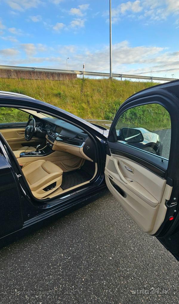 Zils BMW 5 Series 2012 Tallina, ar dzinēja tilpumu 3.00 L un nobraukumu 343 tūkst. km par 11900 €, foto 7 vietnē AUTOMOTO.COM.LV