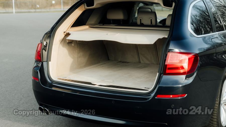 Blue BMW 5 Series 2013 in Parnu, with an engine capacity of 2.00 L and mileage of 343 thousand km for 9600 €, photo 16 on AUTOMOTO.COM.LV