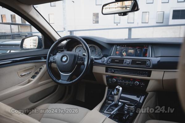 Zils BMW 5 Series 2013 Tartu, ar dzinēja tilpumu 2.00 L un nobraukumu 353 tūkst. km par 7999 €, foto 7 vietnē AUTOMOTO.COM.LV