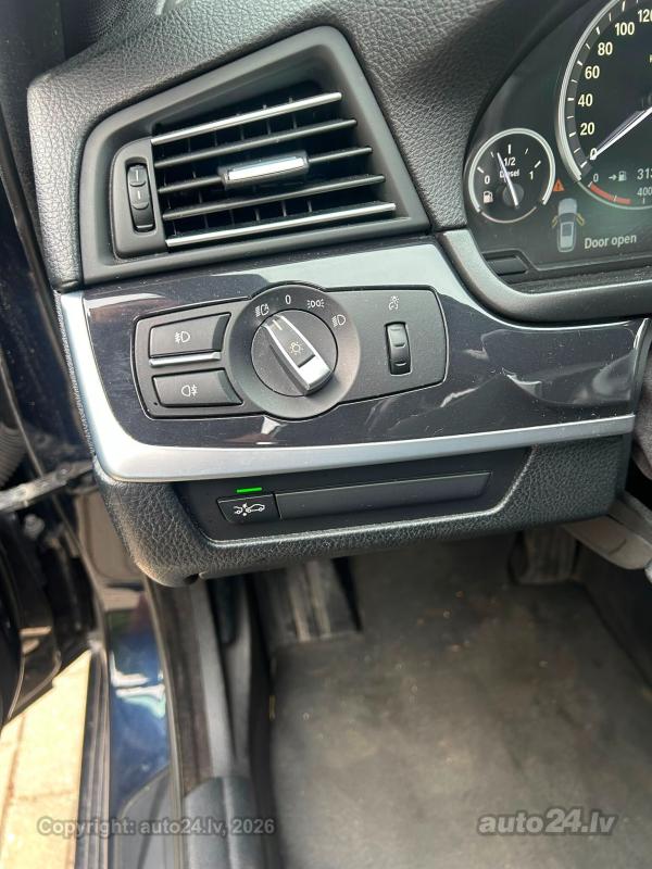 Zils BMW 5 Series 2013 Tallina, ar dzinēja tilpumu 2.00 L un nobraukumu 256 tūkst. km par 7000 €, foto 3 vietnē AUTOMOTO.COM.LV