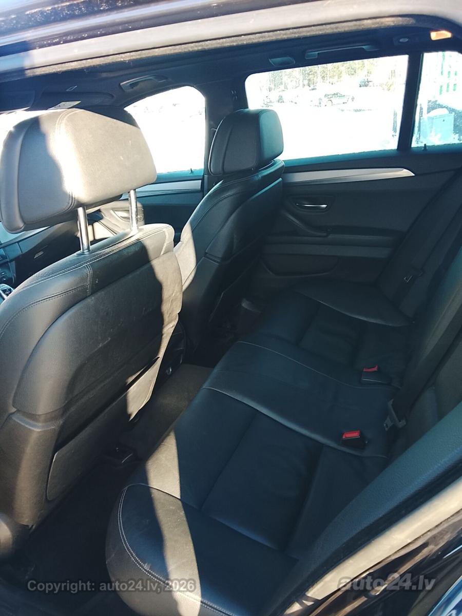 Zils BMW 5 Series 2014 Rapla, ar dzinēja tilpumu 3.00 L un nobraukumu 0 tūkst. km par 15800 €, foto 8 vietnē AUTOMOTO.COM.LV