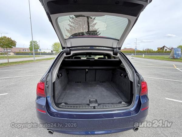 Zils BMW 5 Series 2016 Tallina, ar dzinēja tilpumu 3.00 L un nobraukumu 239 tūkst. km par 15900 €, foto 10 vietnē AUTOMOTO.COM.LV