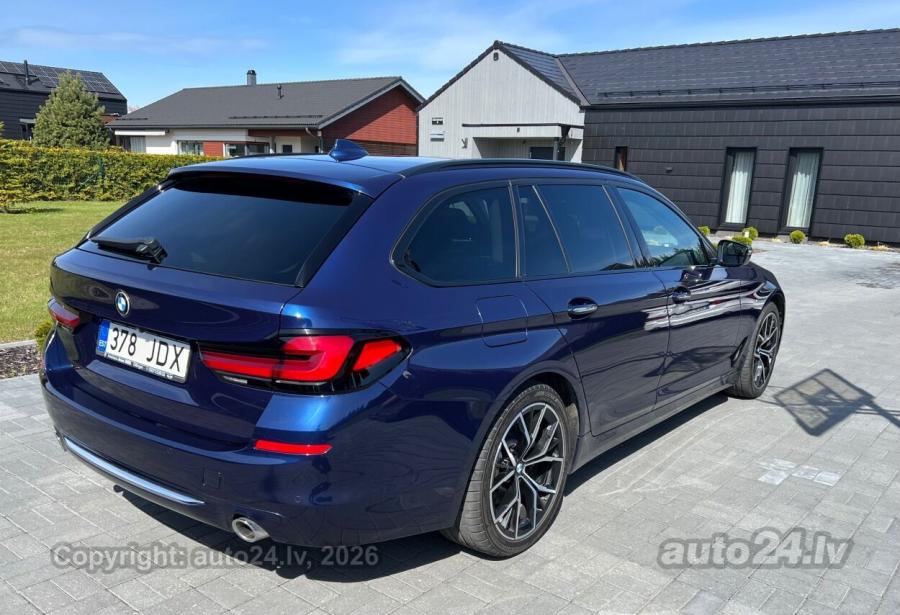 Blue BMW 5 Series 2017 in Tallinn, with an engine capacity of 2.00 L and mileage of 117 thousand km for 24700 €, photo 3 on AUTOMOTO.COM.LV